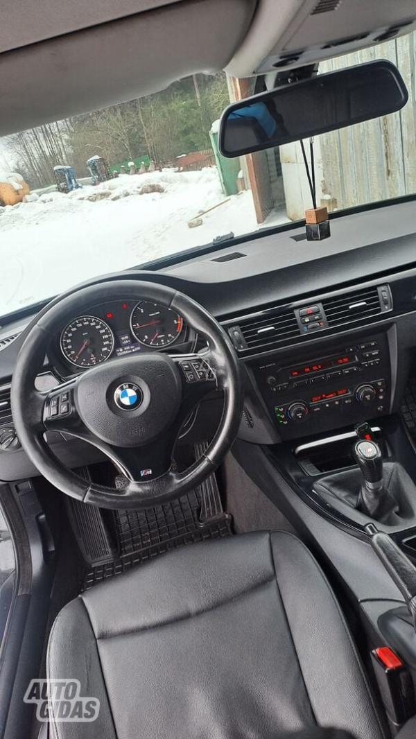 Black BMW 320 2006 in Jonava, with an engine capacity of 2.00 L and mileage of 355 thousand km for 3100 €, photo 4 on AUTOMOTO.COM.LV
