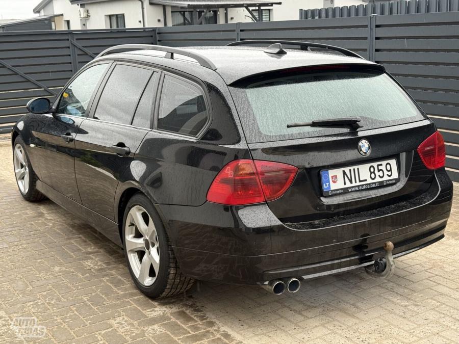 Melns BMW 320 2006 Kauņa, ar dzinēja tilpumu 2.00 L un nobraukumu 371 tūkst. km par 2200 €, foto 1 vietnē AUTOMOTO.COM.LV