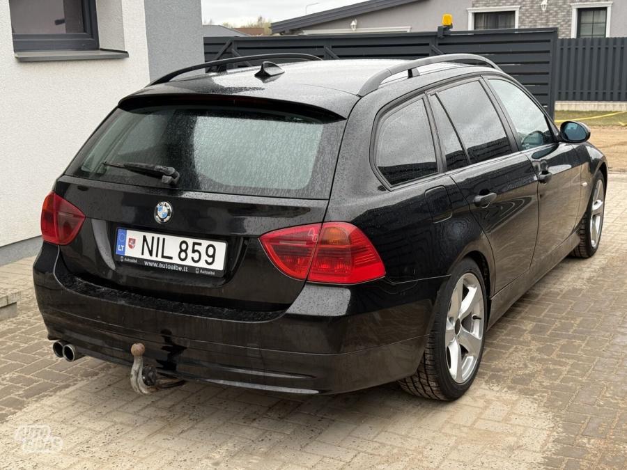 Melns BMW 320 2006 Kauņa, ar dzinēja tilpumu 2.00 L un nobraukumu 371 tūkst. km par 2200 €, foto 2 vietnē AUTOMOTO.COM.LV