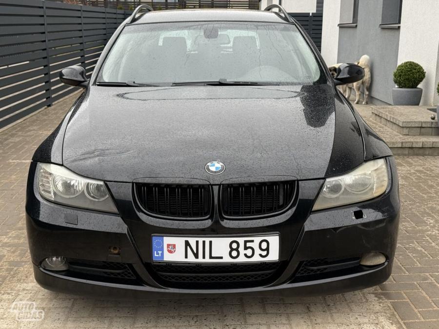 Melns BMW 320 2006 Kauņa, ar dzinēja tilpumu 2.00 L un nobraukumu 371 tūkst. km par 2200 €, foto 4 vietnē AUTOMOTO.COM.LV