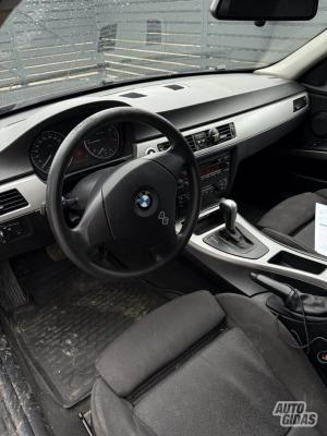 Melns BMW 320 2006 Kauņa, ar dzinēja tilpumu 2.00 L un nobraukumu 371 tūkst. km par 2200 €, foto 6 vietnē AUTOMOTO.COM.LV