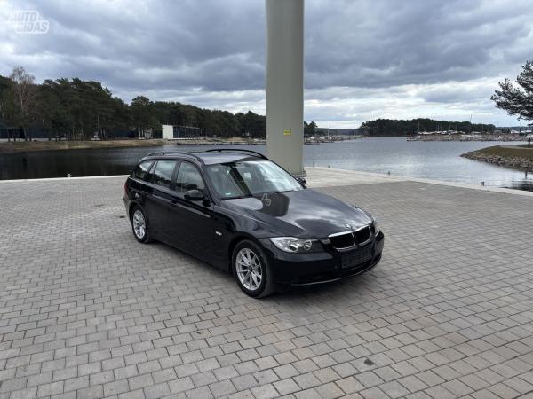 Black BMW 320 2006 in Kaunas, with an engine capacity of 2.00 L and mileage of 258 thousand km for 2900 €, photo 1 on AUTOMOTO.COM.LV