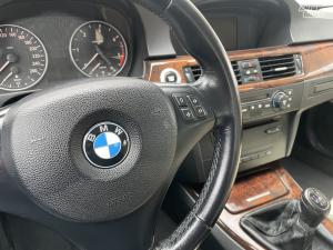 Black BMW 320 2006 in Alytus, with an engine capacity of 2.00 L and mileage of 400 thousand km for 2590 €, photo 12 on AUTOMOTO.COM.LV