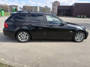 Melns BMW 320 2006 Kauņa, ar dzinēja tilpumu 2.00 L un nobraukumu 283 tūkst. km par 2700 €, foto 5 vietnē AUTOMOTO.COM.LV