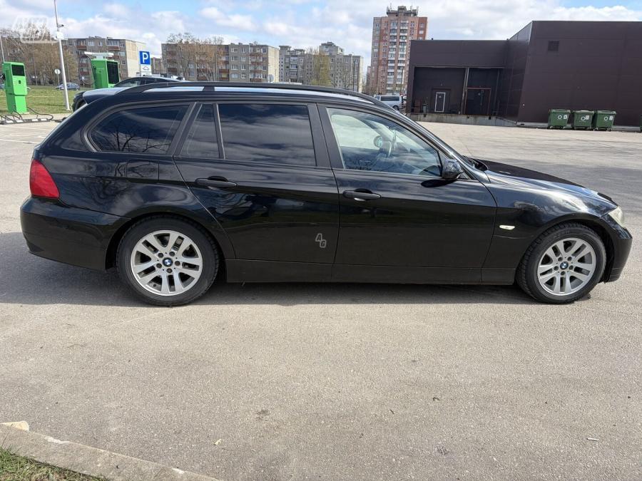 Melns BMW 320 2006 Kauņa, ar dzinēja tilpumu 2.00 L un nobraukumu 283 tūkst. km par 2700 €, foto 5 vietnē AUTOMOTO.COM.LV