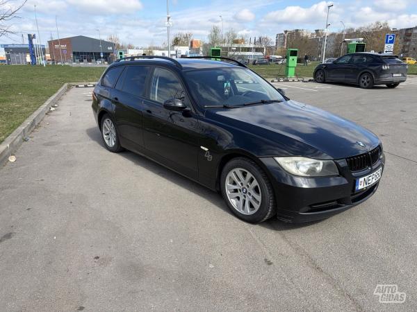 Black BMW 320 2006 in Kaunas, with an engine capacity of 2.00 L and mileage of 283 thousand km for 2700 €, photo 5 on AUTOMOTO.COM.LV