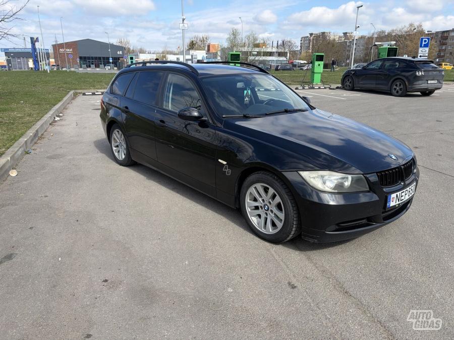 Melns BMW 320 2006 Kauņa, ar dzinēja tilpumu 2.00 L un nobraukumu 283 tūkst. km par 2700 €, foto 6 vietnē AUTOMOTO.COM.LV