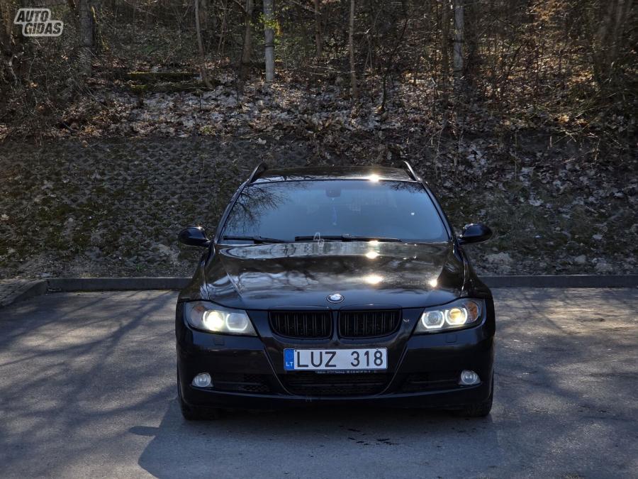 Black BMW 320 2006 in Alytus, with an engine capacity of 2.00 L and mileage of 345 thousand km for 3400 €, photo 4 on AUTOMOTO.COM.LV