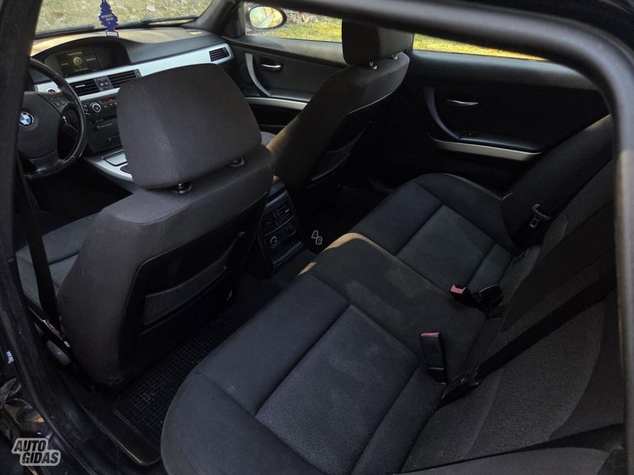 Black BMW 320 2006 in Alytus, with an engine capacity of 2.00 L and mileage of 345 thousand km for 3400 €, photo 12 on AUTOMOTO.COM.LV