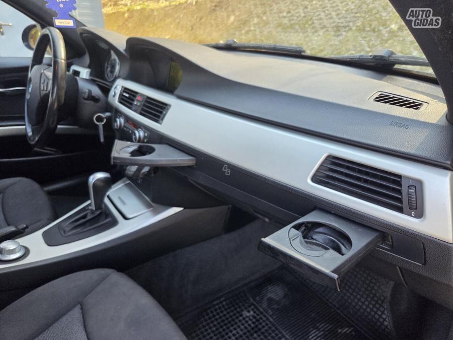 Black BMW 320 2006 in Alytus, with an engine capacity of 2.00 L and mileage of 345 thousand km for 3400 €, photo 13 on AUTOMOTO.COM.LV