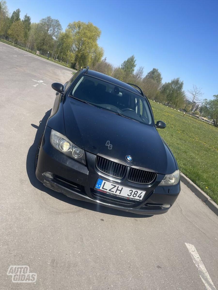Melns BMW 320 2006 Panevēža, ar dzinēja tilpumu 2.00 L un nobraukumu 229 tūkst. km par 3000 €, foto 3 vietnē AUTOMOTO.COM.LV
