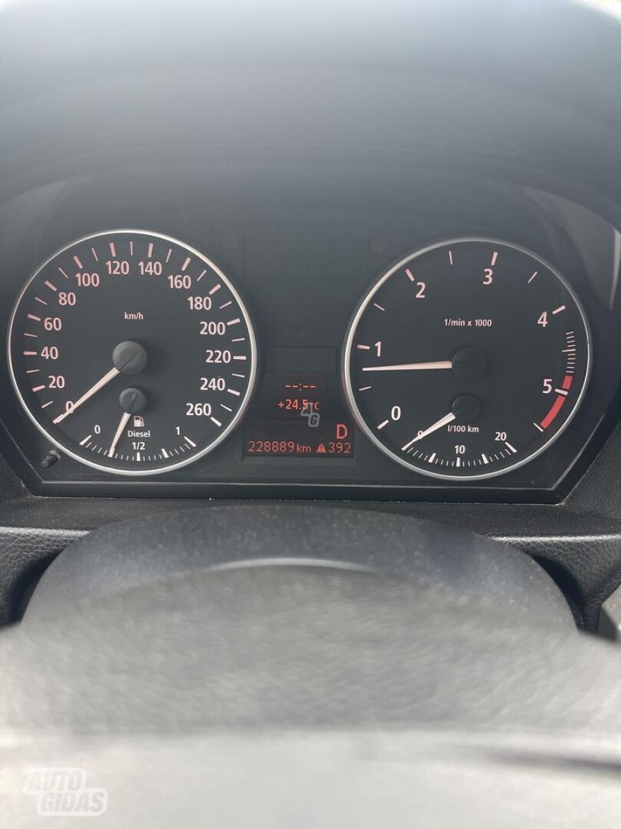 Melns BMW 320 2006 Panevēža, ar dzinēja tilpumu 2.00 L un nobraukumu 229 tūkst. km par 3000 €, foto 9 vietnē AUTOMOTO.COM.LV