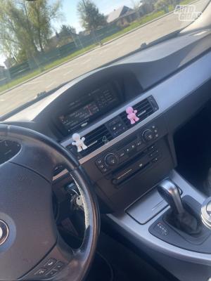 Melns BMW 320 2006 Panevēža, ar dzinēja tilpumu 2.00 L un nobraukumu 229 tūkst. km par 3000 €, foto 11 vietnē AUTOMOTO.COM.LV