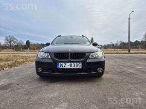 Black BMW 320 2006 in Ogre, with an engine capacity of 2.00 L and mileage of 332 thousand km for 4000 €, photo 3 on AUTOMOTO.COM.LV