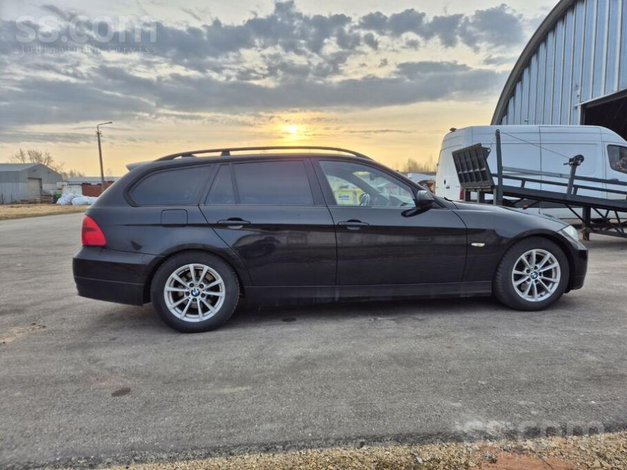 Black BMW 320 2006 in Ogre, with an engine capacity of 2.00 L and mileage of 332 thousand km for 4000 €, photo 5 on AUTOMOTO.COM.LV