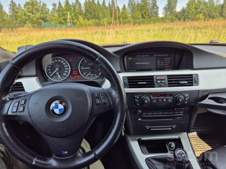 Black BMW 320 2006 in Ogre, with an engine capacity of 2.00 L and mileage of 332 thousand km for 4000 €, photo 11 on AUTOMOTO.COM.LV