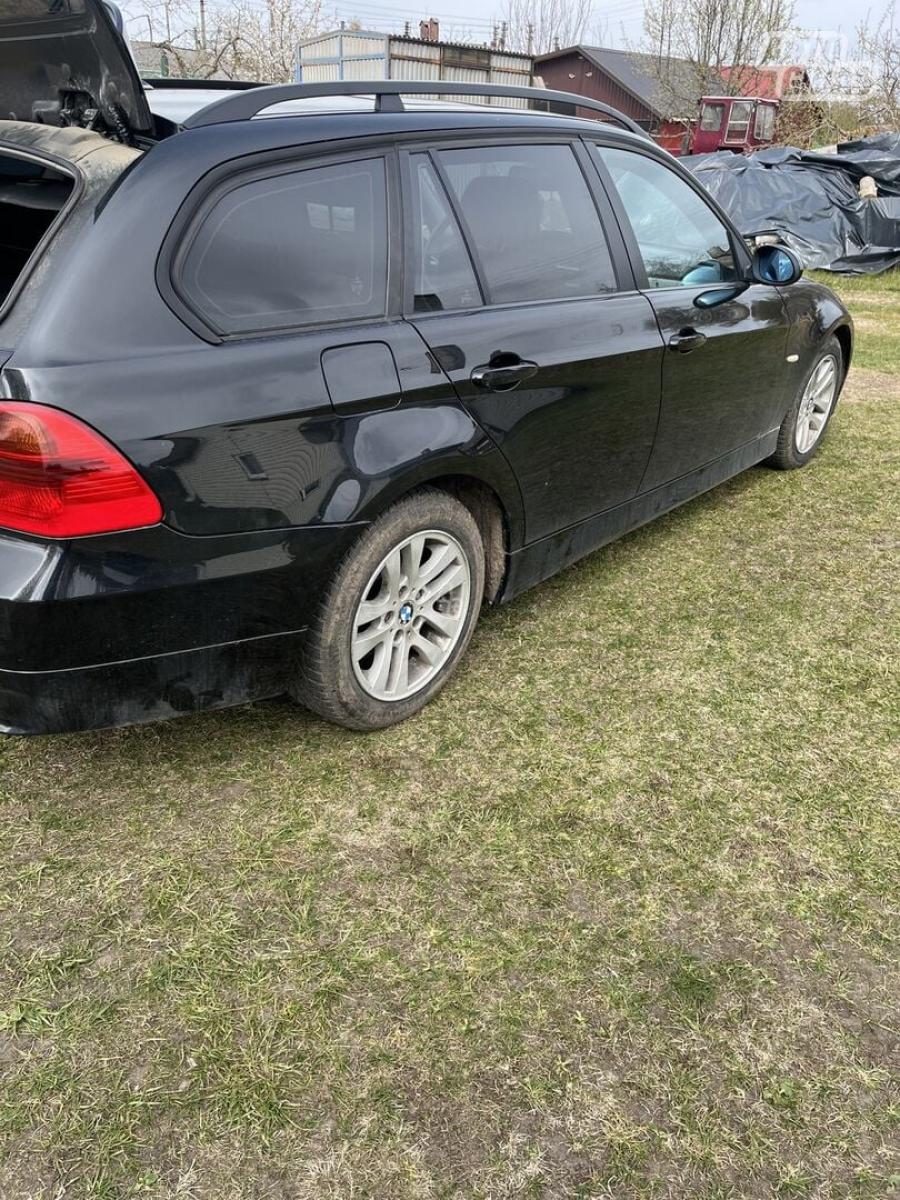 Black BMW 320 2006 in Varena, with an engine capacity of 2.00 L and mileage of 244 thousand km for 2500 €, photo 22 on AUTOMOTO.COM.LV