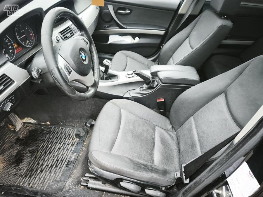 Melns BMW 320 2006 Kauņa, ar dzinēja tilpumu 2.00 L un nobraukumu 246 tūkst. km par 1600 €, foto 7 vietnē AUTOMOTO.COM.LV