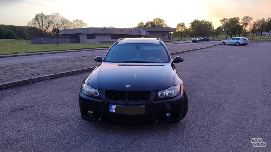 Melns BMW 320 2006 Kauņa, ar dzinēja tilpumu 2.00 L un nobraukumu 409 tūkst. km par 3100 €, foto 4 vietnē AUTOMOTO.COM.LV