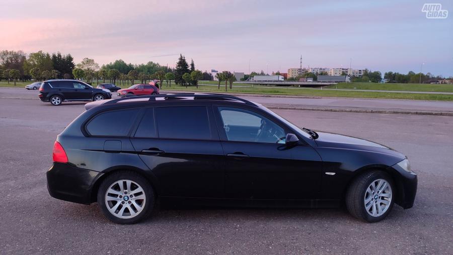 Melns BMW 320 2006 Kauņa, ar dzinēja tilpumu 2.00 L un nobraukumu 409 tūkst. km par 3100 €, foto 8 vietnē AUTOMOTO.COM.LV