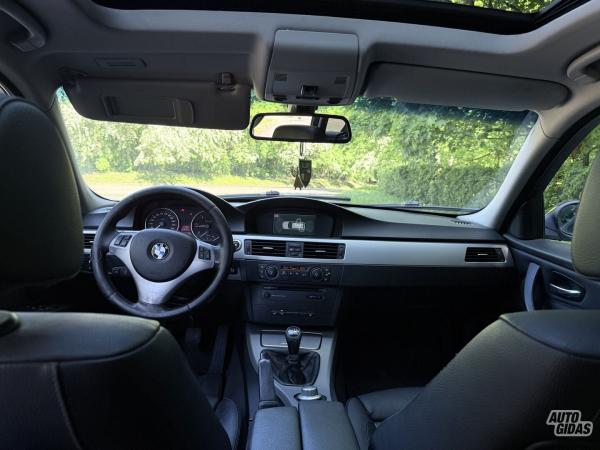Black BMW 320 2006 in Vilnius, with an engine capacity of 2.00 L and mileage of 305 thousand km for 1799 €, photo 9 on AUTOMOTO.COM.LV