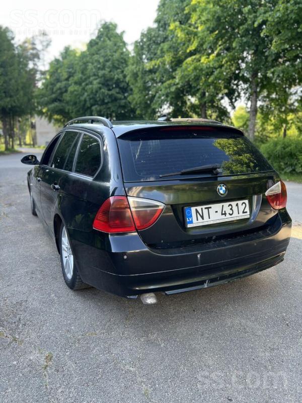 Black BMW 320 2006 in Rezekne, with an engine capacity of 2.00 L and mileage of 425 thousand km for 2300 €, photo 4 on AUTOMOTO.COM.LV
