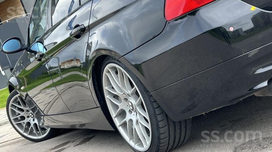 Melns BMW 320 2006 Rīga, ar dzinēja tilpumu 2.00 L un nobraukumu 300 tūkst. km par 4990 €, foto 15 vietnē AUTOMOTO.COM.LV