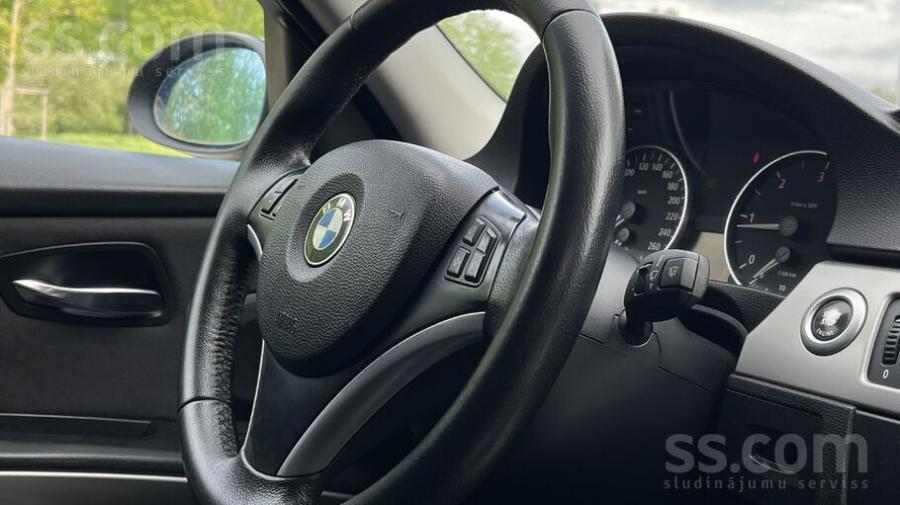 Melns BMW 320 2006 Rīga, ar dzinēja tilpumu 2.00 L un nobraukumu 300 tūkst. km par 4990 €, foto 22 vietnē AUTOMOTO.COM.LV