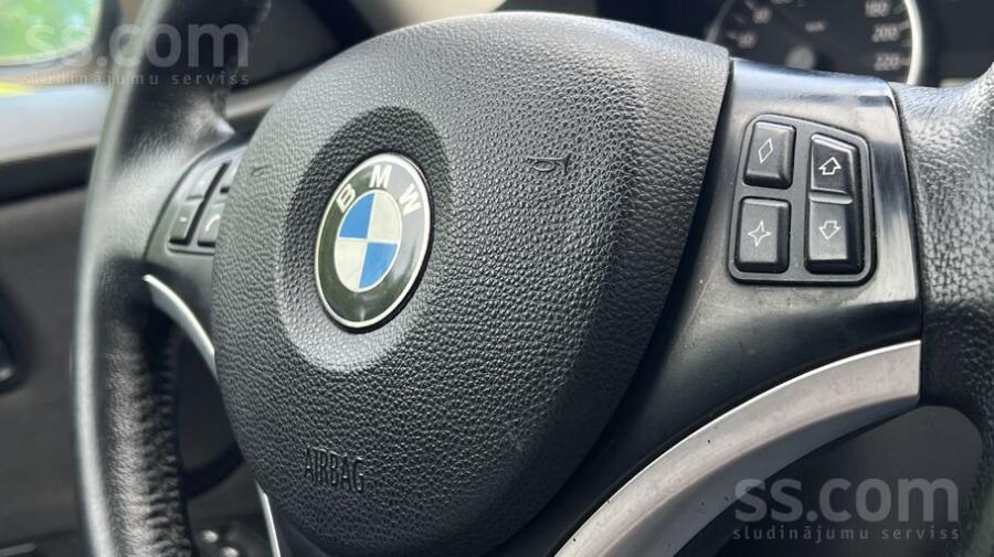 Melns BMW 320 2006 Rīga, ar dzinēja tilpumu 2.00 L un nobraukumu 300 tūkst. km par 4990 €, foto 32 vietnē AUTOMOTO.COM.LV