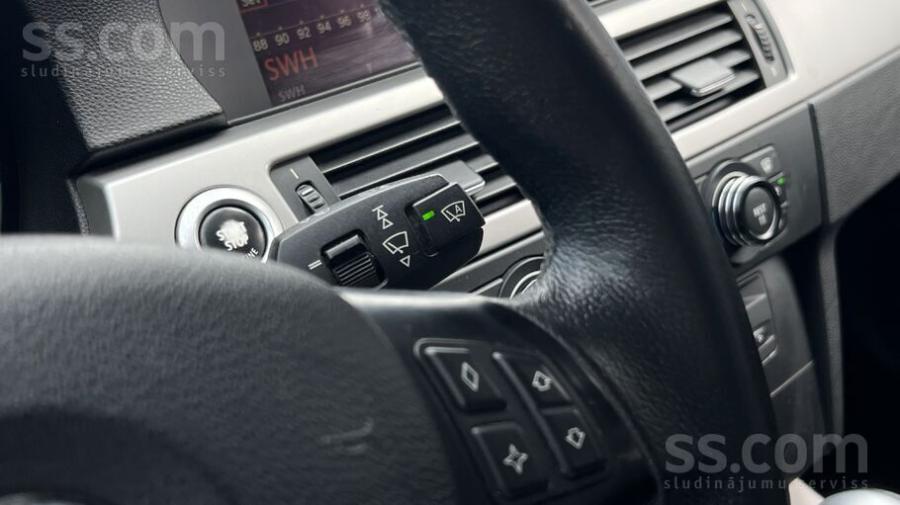 Melns BMW 320 2006 Rīga, ar dzinēja tilpumu 2.00 L un nobraukumu 300 tūkst. km par 4990 €, foto 34 vietnē AUTOMOTO.COM.LV