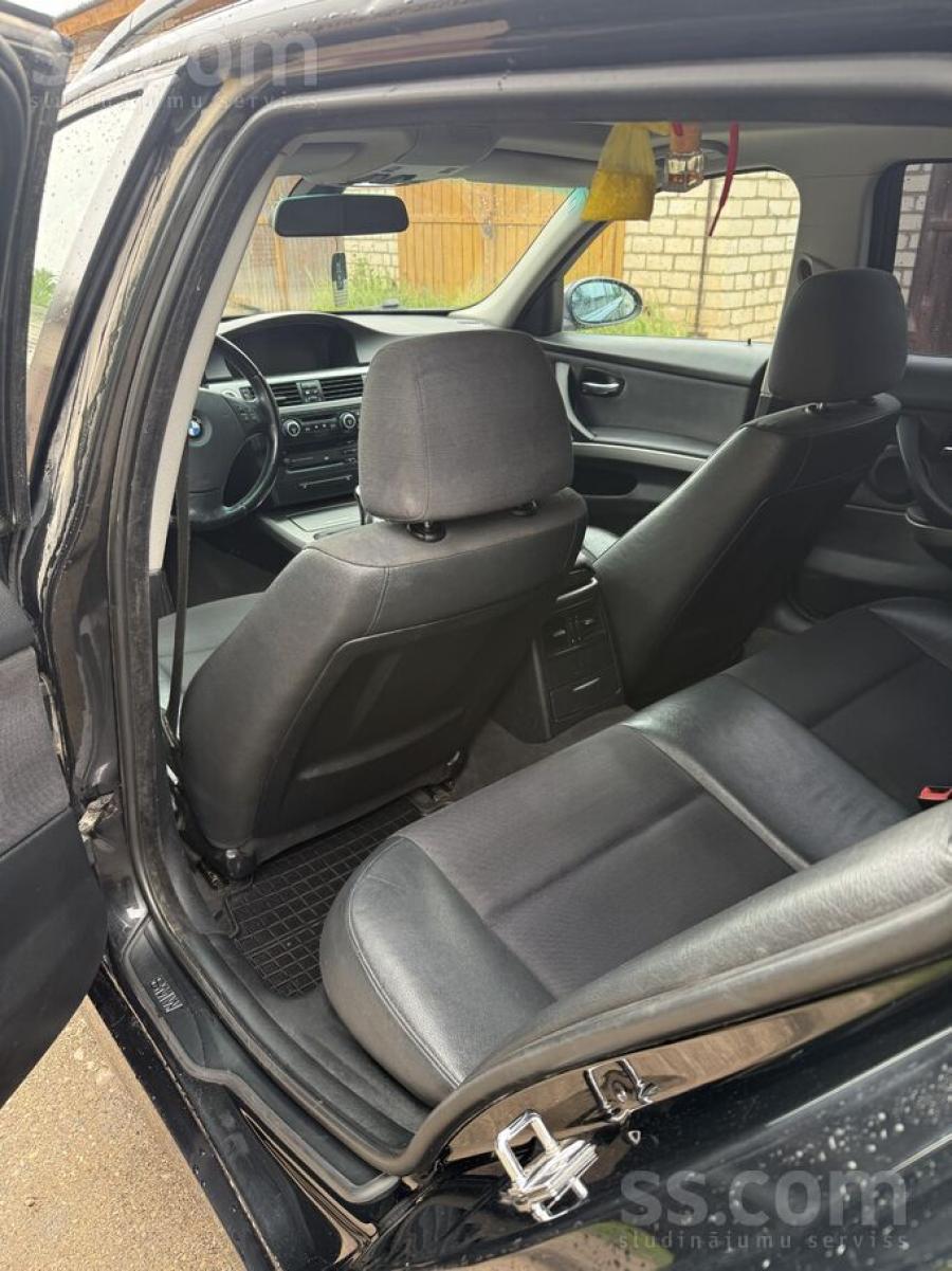 Melns BMW 320 2006 Balvi, ar dzinēja tilpumu 2.00 L un nobraukumu 436 tūkst. km par 3500 €, foto 11 vietnē AUTOMOTO.COM.LV