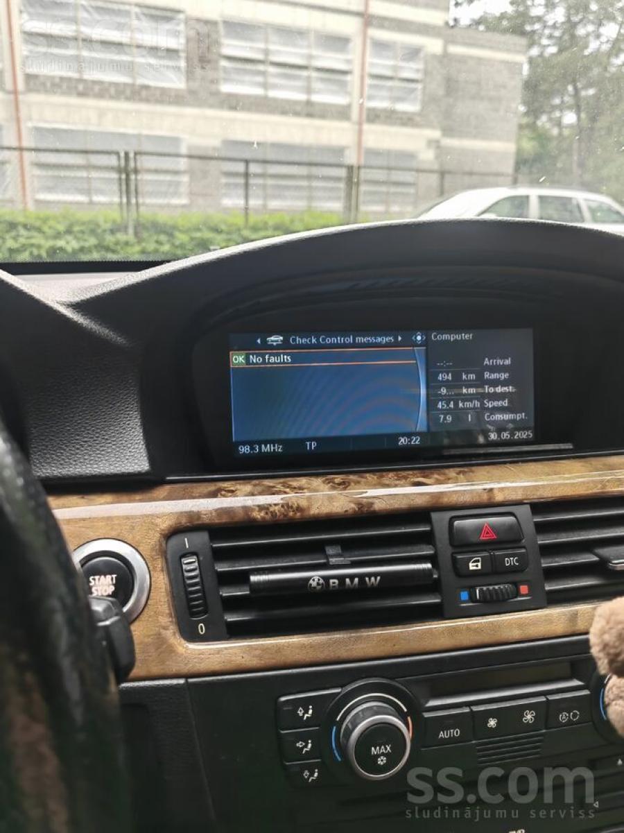 Melns BMW 320 2006 Jūrmala, ar dzinēja tilpumu 2.00 L un nobraukumu 352 tūkst. km par 3890 €, foto 16 vietnē AUTOMOTO.COM.LV