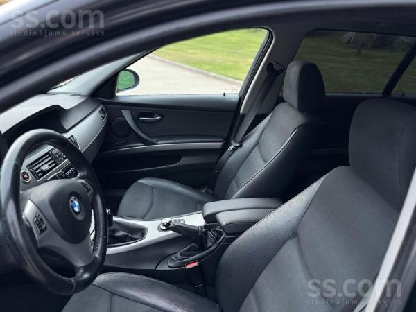 Melns BMW 320 2006 Rīga, ar dzinēja tilpumu 2.00 L un nobraukumu 318 tūkst. km par 3700 €, foto 10 vietnē AUTOMOTO.COM.LV