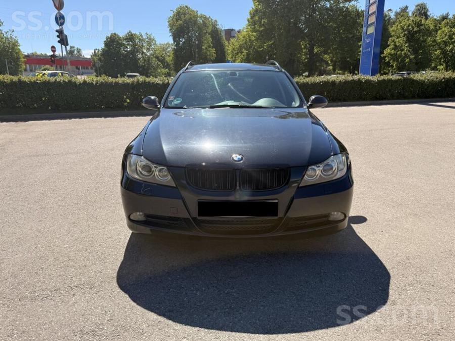Black BMW 320 2006 in Riga, with an engine capacity of 2.00 L and mileage of 300 thousand km for 4100 €, photo 1 on AUTOMOTO.COM.LV