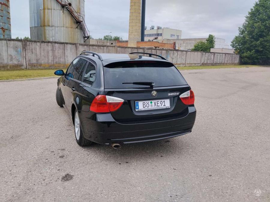 Melns BMW 320 2006 Kėdainiai, ar dzinēja tilpumu 2.00 L un nobraukumu 390 tūkst. km par 2600 €, foto 5 vietnē AUTOMOTO.COM.LV