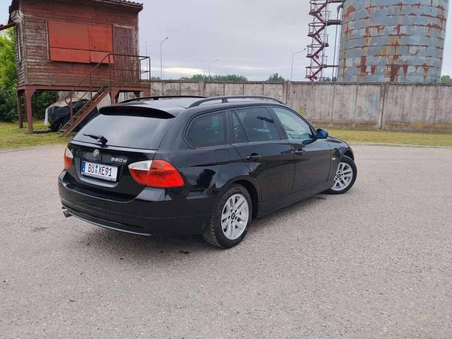 Melns BMW 320 2006 Kėdainiai, ar dzinēja tilpumu 2.00 L un nobraukumu 390 tūkst. km par 2600 €, foto 7 vietnē AUTOMOTO.COM.LV