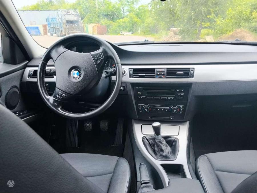 Melns BMW 320 2006 Kėdainiai, ar dzinēja tilpumu 2.00 L un nobraukumu 390 tūkst. km par 2600 €, foto 12 vietnē AUTOMOTO.COM.LV