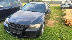 Black BMW 320 2006 in Prienai, with an engine capacity of 2.00 L and mileage of 331 thousand km for 2630 €, photo 3 on AUTOMOTO.COM.LV