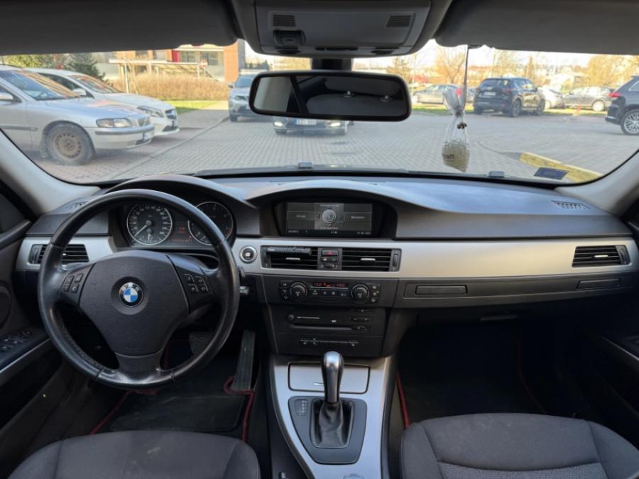 Black BMW 320 2006 in Riga, with an engine capacity of 2.00 L and mileage of 425 thousand km for 3390 €, photo 15 on AUTOMOTO.COM.LV