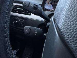 Black BMW 320 2006 in Riga, with an engine capacity of 2.00 L and mileage of 425 thousand km for 3390 €, photo 30 on AUTOMOTO.COM.LV
