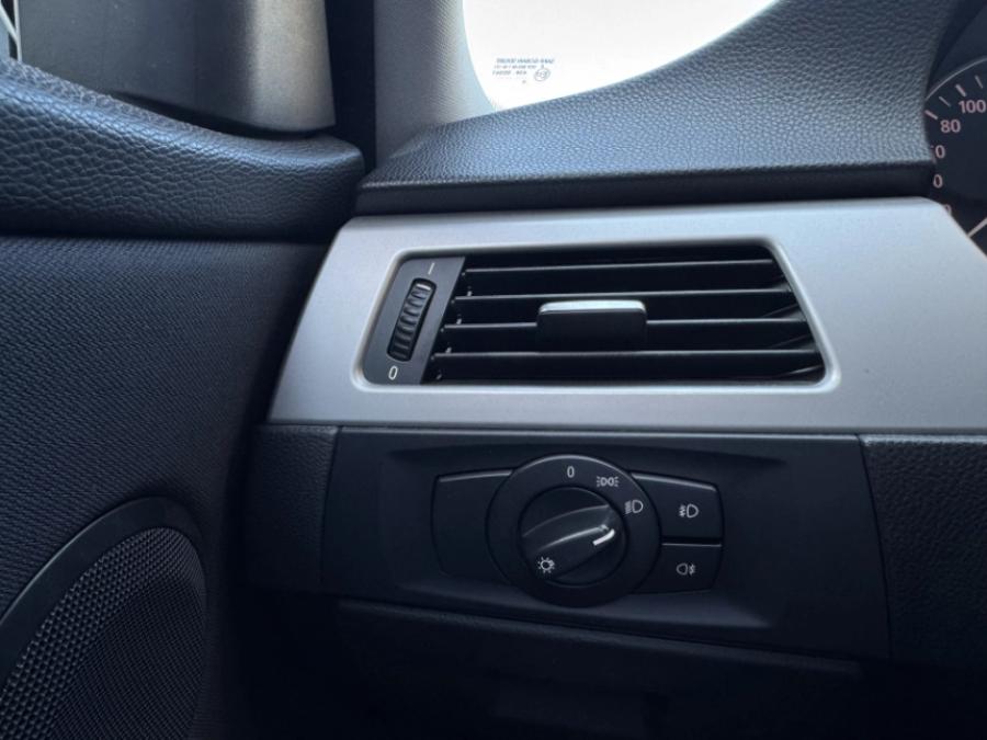 Black BMW 320 2006 in Riga, with an engine capacity of 2.00 L and mileage of 425 thousand km for 3390 €, photo 31 on AUTOMOTO.COM.LV