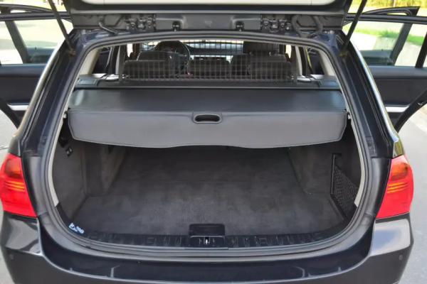 Melns BMW 320 2006 Jēkabpils, ar dzinēja tilpumu 0.00 L un nobraukumu 257 tūkst. km par 4555 €, foto 10 vietnē AUTOMOTO.COM.LV