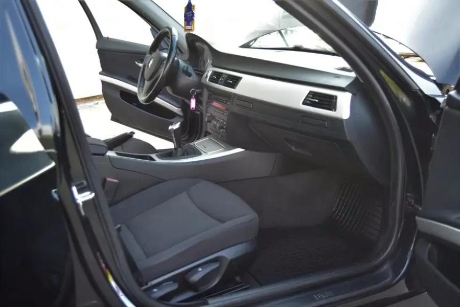 Melns BMW 320 2006 Jēkabpils, ar dzinēja tilpumu 0.00 L un nobraukumu 257 tūkst. km par 4555 €, foto 12 vietnē AUTOMOTO.COM.LV