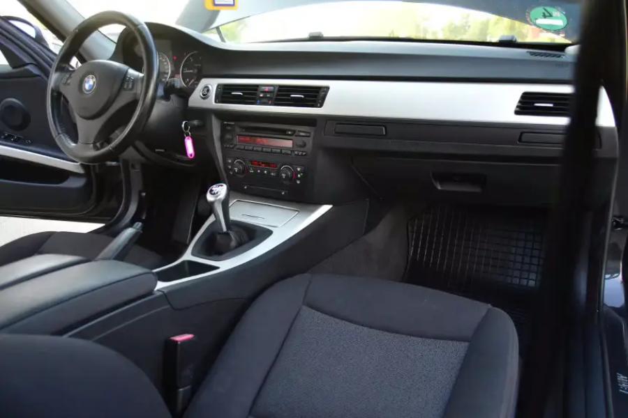 Melns BMW 320 2006 Jēkabpils, ar dzinēja tilpumu 0.00 L un nobraukumu 257 tūkst. km par 4555 €, foto 14 vietnē AUTOMOTO.COM.LV