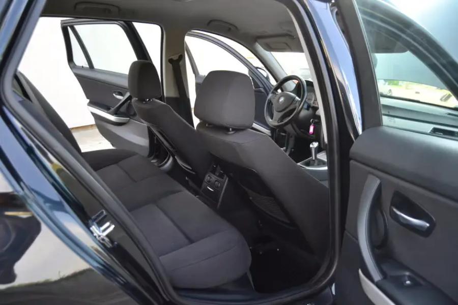 Melns BMW 320 2006 Jēkabpils, ar dzinēja tilpumu 0.00 L un nobraukumu 257 tūkst. km par 4555 €, foto 15 vietnē AUTOMOTO.COM.LV