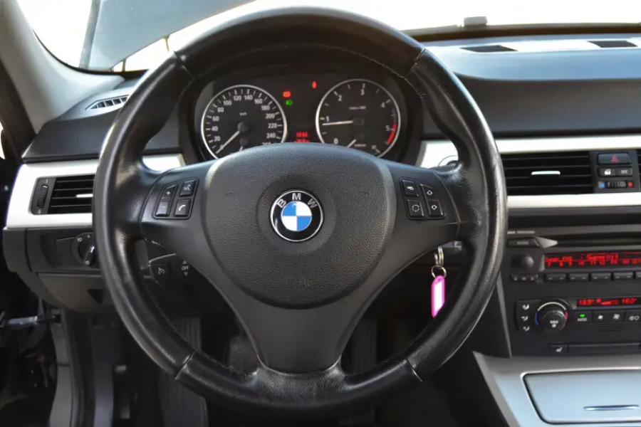 Melns BMW 320 2006 Jēkabpils, ar dzinēja tilpumu 0.00 L un nobraukumu 257 tūkst. km par 4555 €, foto 19 vietnē AUTOMOTO.COM.LV