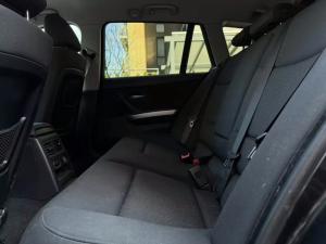 Black BMW 320 2006 in Riga, with an engine capacity of 2.00 L and mileage of 425 thousand km for 3390 €, photo 16 on AUTOMOTO.COM.LV