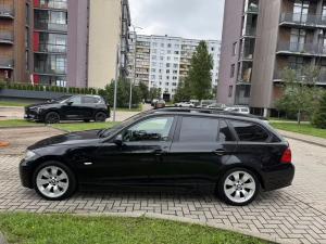 Black BMW 320 2006 in Riga, with an engine capacity of 2.00 L and mileage of 358 thousand km for 3790 €, photo 5 on AUTOMOTO.COM.LV