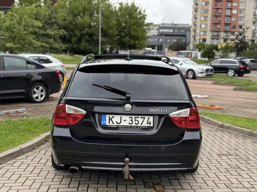 Black BMW 320 2006 in Riga, with an engine capacity of 2.00 L and mileage of 358 thousand km for 3790 €, photo 7 on AUTOMOTO.COM.LV