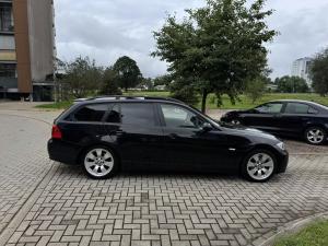 Black BMW 320 2006 in Riga, with an engine capacity of 2.00 L and mileage of 358 thousand km for 3790 €, photo 10 on AUTOMOTO.COM.LV
